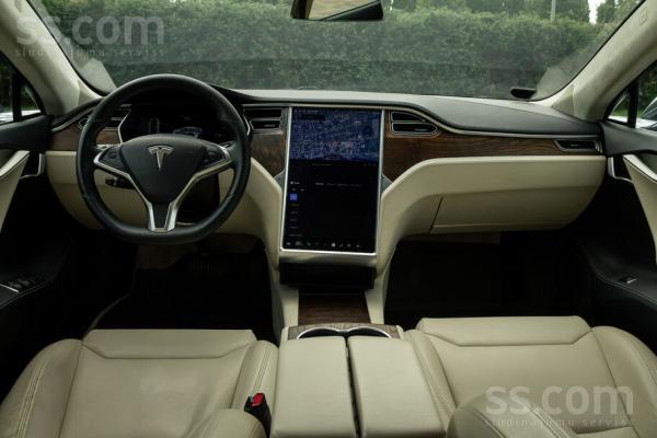 Grey Tesla Model S 2017 in Jelgava, with an engine capacity of 0.00 L and mileage of 188 thousand km for 16500 €, photo 9 on AUTOMOTO.COM.LV