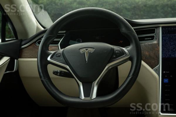 Grey Tesla Model S 2017 in Jelgava, with an engine capacity of 0.00 L and mileage of 188 thousand km for 16500 €, photo 10 on AUTOMOTO.COM.LV