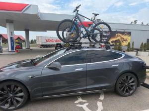 Pelēks Tesla Model S 2017 Alīta, ar dzinēja tilpumu 0.00 L un nobraukumu 210 tūkst. km par 16000 €, foto 6 vietnē AUTOMOTO.COM.LV