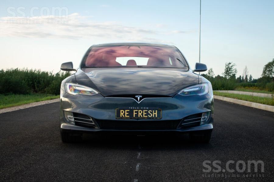 Pelēks Tesla Model S 2017 Jelgava, ar dzinēja tilpumu 0.00 L un nobraukumu 185 tūkst. km par 17500 €, foto 3 vietnē AUTOMOTO.COM.LV