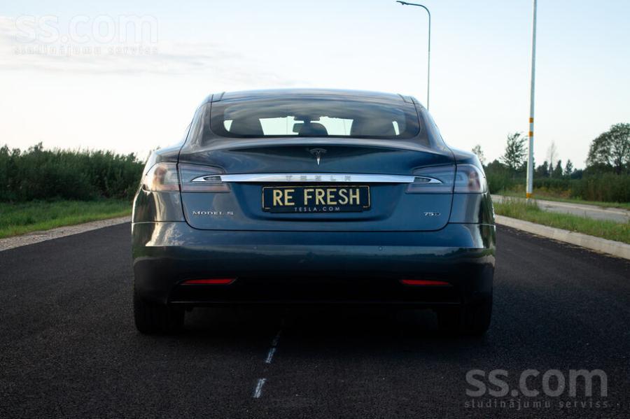 Pelēks Tesla Model S 2017 Jelgava, ar dzinēja tilpumu 0.00 L un nobraukumu 185 tūkst. km par 17500 €, foto 6 vietnē AUTOMOTO.COM.LV