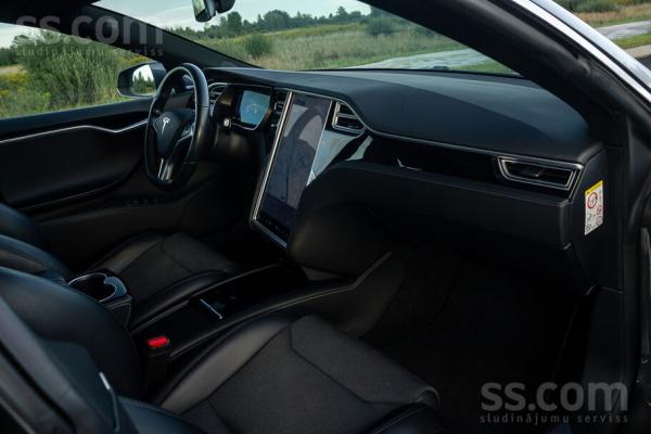 Pelēks Tesla Model S 2017 Jelgava, ar dzinēja tilpumu 0.00 L un nobraukumu 185 tūkst. km par 17500 €, foto 8 vietnē AUTOMOTO.COM.LV