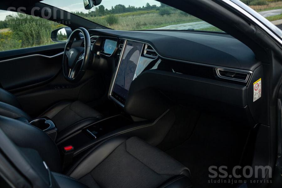 Pelēks Tesla Model S 2017 Jelgava, ar dzinēja tilpumu 0.00 L un nobraukumu 185 tūkst. km par 17500 €, foto 8 vietnē AUTOMOTO.COM.LV