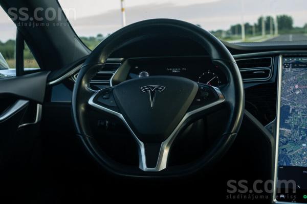 Pelēks Tesla Model S 2017 Jelgava, ar dzinēja tilpumu 0.00 L un nobraukumu 185 tūkst. km par 17500 €, foto 10 vietnē AUTOMOTO.COM.LV