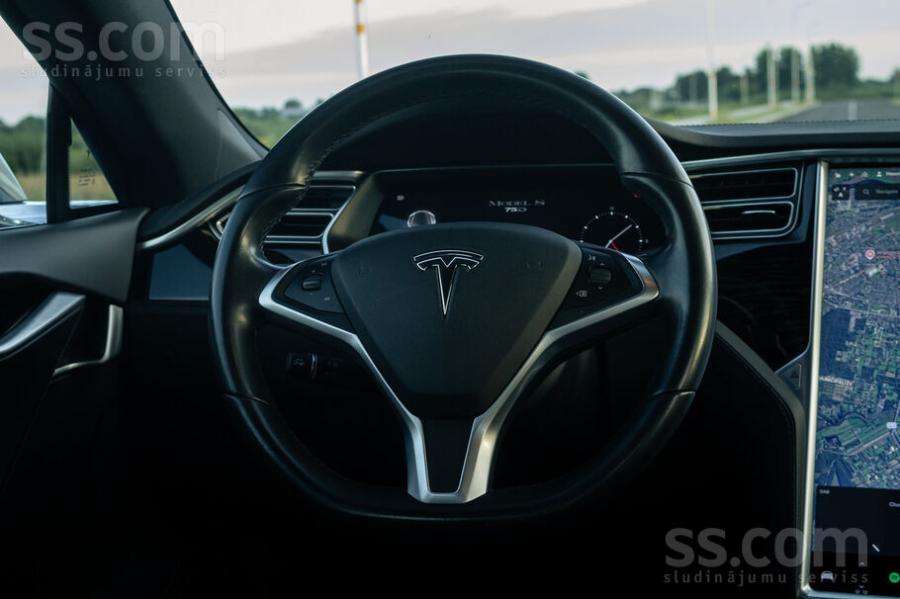 Pelēks Tesla Model S 2017 Jelgava, ar dzinēja tilpumu 0.00 L un nobraukumu 185 tūkst. km par 17500 €, foto 10 vietnē AUTOMOTO.COM.LV