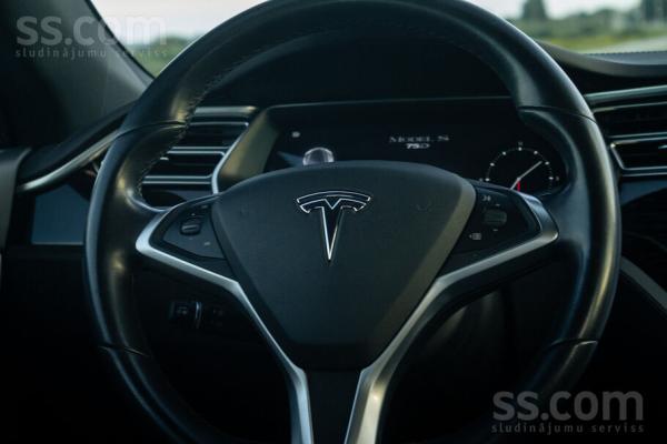 Pelēks Tesla Model S 2017 Jelgava, ar dzinēja tilpumu 0.00 L un nobraukumu 185 tūkst. km par 17500 €, foto 11 vietnē AUTOMOTO.COM.LV
