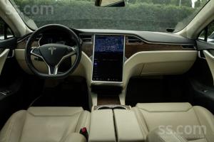 Grey Tesla Model S 2017 in Jelgava, with an engine capacity of 0.00 L and mileage of 188 thousand km for 17900 €, photo 10 on AUTOMOTO.COM.LV