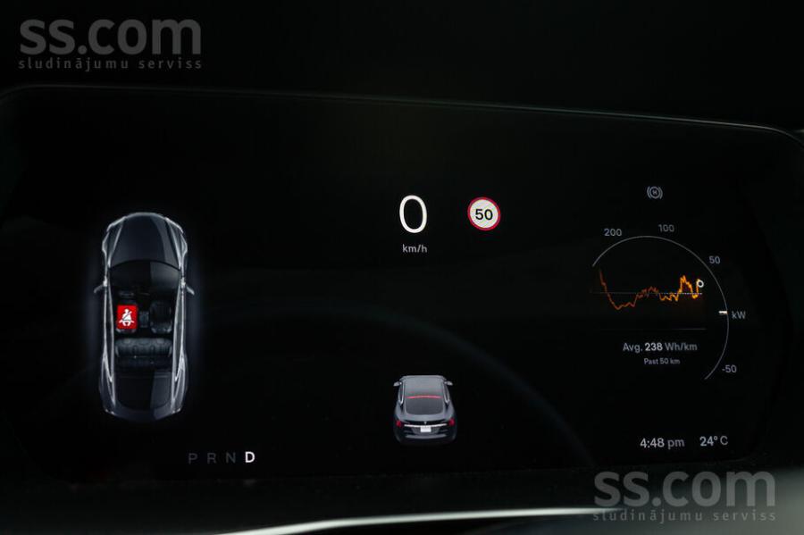 Grey Tesla Model S 2017 in Jelgava, with an engine capacity of 0.00 L and mileage of 188 thousand km for 17900 €, photo 12 on AUTOMOTO.COM.LV