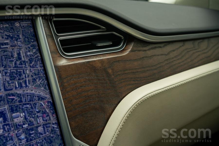 Grey Tesla Model S 2017 in Jelgava, with an engine capacity of 0.00 L and mileage of 188 thousand km for 17900 €, photo 16 on AUTOMOTO.COM.LV