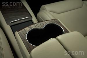 Grey Tesla Model S 2017 in Jelgava, with an engine capacity of 0.00 L and mileage of 188 thousand km for 17900 €, photo 17 on AUTOMOTO.COM.LV