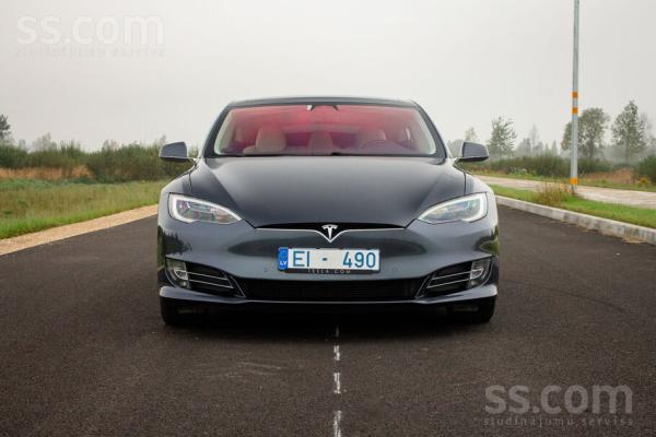 Pelēks Tesla Model S 2017 Jelgava, ar dzinēja tilpumu 0.00 L un nobraukumu 189 tūkst. km par 17900 €, foto 3 vietnē AUTOMOTO.COM.LV