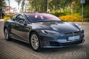Pelēks Tesla Model S 2017 Rīga, ar dzinēja tilpumu 0.00 L un nobraukumu 98 tūkst. km par 19990 €, foto 4 vietnē AUTOMOTO.COM.LV