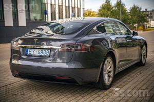 Pelēks Tesla Model S 2017 Rīga, ar dzinēja tilpumu 0.00 L un nobraukumu 98 tūkst. km par 19990 €, foto 5 vietnē AUTOMOTO.COM.LV