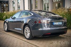 Pelēks Tesla Model S 2017 Rīga, ar dzinēja tilpumu 0.00 L un nobraukumu 98 tūkst. km par 19990 €, foto 7 vietnē AUTOMOTO.COM.LV
