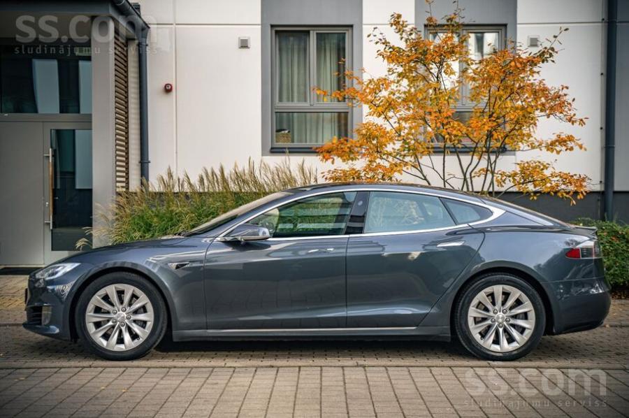Pelēks Tesla Model S 2017 Rīga, ar dzinēja tilpumu 0.00 L un nobraukumu 98 tūkst. km par 19990 €, foto 8 vietnē AUTOMOTO.COM.LV