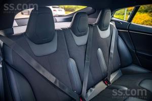 Pelēks Tesla Model S 2017 Rīga, ar dzinēja tilpumu 0.00 L un nobraukumu 98 tūkst. km par 19990 €, foto 15 vietnē AUTOMOTO.COM.LV