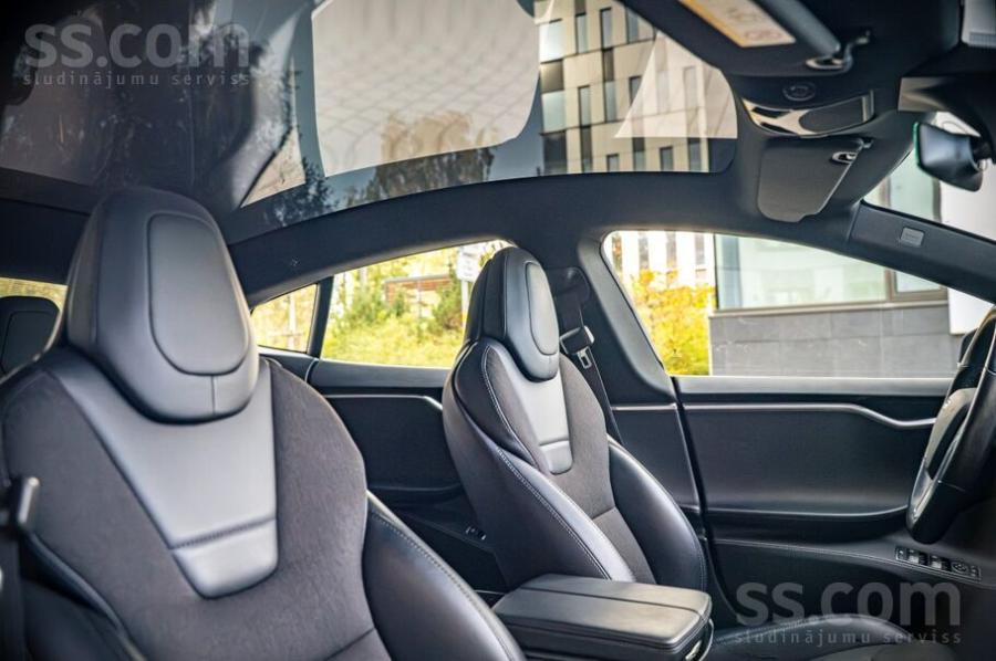 Pelēks Tesla Model S 2017 Rīga, ar dzinēja tilpumu 0.00 L un nobraukumu 98 tūkst. km par 19990 €, foto 16 vietnē AUTOMOTO.COM.LV