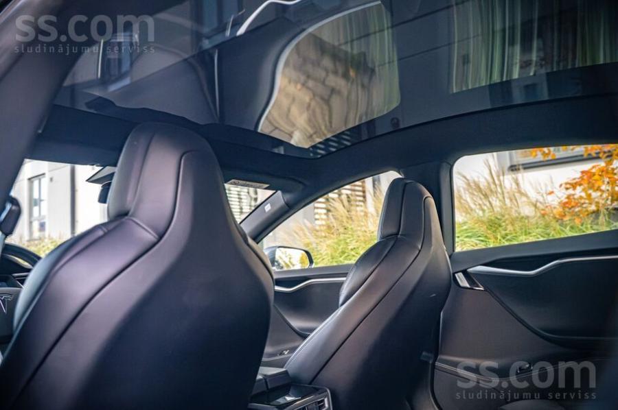 Pelēks Tesla Model S 2017 Rīga, ar dzinēja tilpumu 0.00 L un nobraukumu 98 tūkst. km par 19990 €, foto 18 vietnē AUTOMOTO.COM.LV
