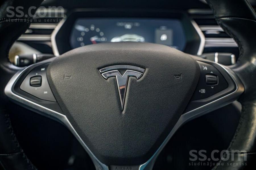 Pelēks Tesla Model S 2017 Rīga, ar dzinēja tilpumu 0.00 L un nobraukumu 98 tūkst. km par 19990 €, foto 31 vietnē AUTOMOTO.COM.LV