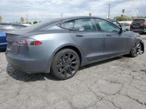 Grey Tesla Model S 2018 in Klaipeda, with an engine capacity of 0.00 L and mileage of 94 thousand km for 13900 €, photo 3 on AUTOMOTO.COM.LV