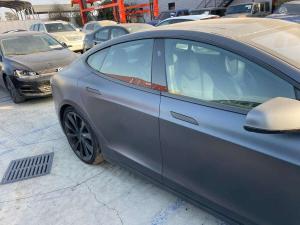 Grey Tesla Model S 2018 in Klaipeda, with an engine capacity of 0.00 L and mileage of 94 thousand km for 13900 €, photo 22 on AUTOMOTO.COM.LV
