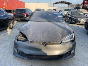 Grey Tesla Model S 2018 in Klaipeda, with an engine capacity of 0.00 L and mileage of 94 thousand km for 13900 €, photo 24 on AUTOMOTO.COM.LV