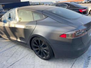 Grey Tesla Model S 2018 in Klaipeda, with an engine capacity of 0.00 L and mileage of 94 thousand km for 13900 €, photo 30 on AUTOMOTO.COM.LV