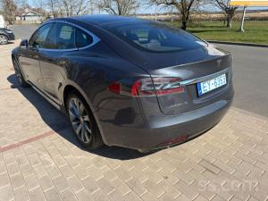 Pelēks Tesla Model S 2018 Rīga, ar dzinēja tilpumu 0.00 L un nobraukumu 172 tūkst. km par 19999 €, foto 5 vietnē AUTOMOTO.COM.LV