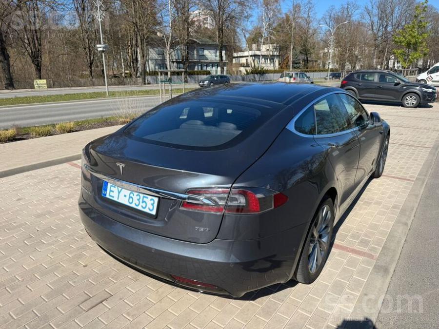 Pelēks Tesla Model S 2018 Rīga, ar dzinēja tilpumu 0.00 L un nobraukumu 172 tūkst. km par 19999 €, foto 7 vietnē AUTOMOTO.COM.LV
