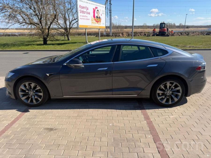 Pelēks Tesla Model S 2018 Rīga, ar dzinēja tilpumu 0.00 L un nobraukumu 172 tūkst. km par 19999 €, foto 8 vietnē AUTOMOTO.COM.LV