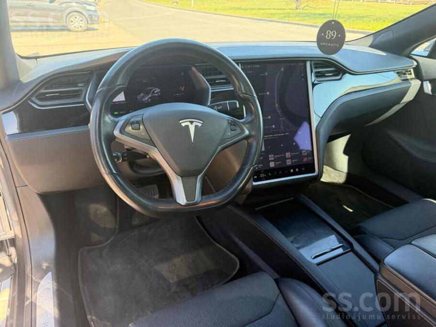 Pelēks Tesla Model S 2018 Rīga, ar dzinēja tilpumu 0.00 L un nobraukumu 172 tūkst. km par 19999 €, foto 12 vietnē AUTOMOTO.COM.LV