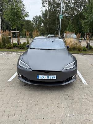 Pelēks Tesla Model S 2018 Rīga, ar dzinēja tilpumu 0.00 L un nobraukumu 120 tūkst. km par 25000 €, foto  vietnē AUTOMOTO.COM.LV
