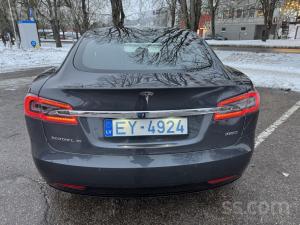 Grey Tesla Model S 2019 in Jurmala, with an engine capacity of 0.00 L and mileage of 170 thousand km for 29000 €, photo 4 on AUTOMOTO.COM.LV