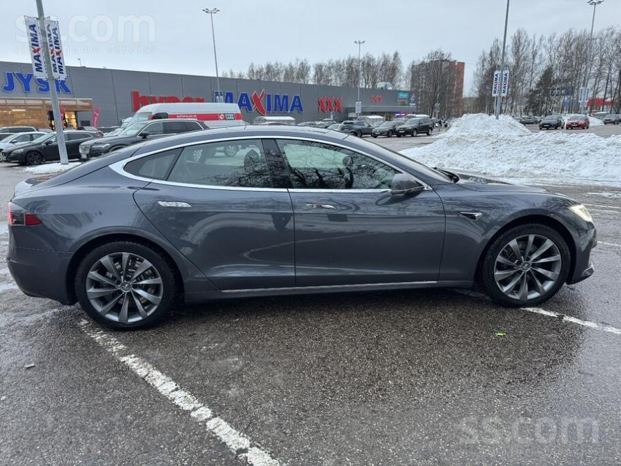 Grey Tesla Model S 2019 in Jurmala, with an engine capacity of 0.00 L and mileage of 170 thousand km for 29000 €, photo 6 on AUTOMOTO.COM.LV