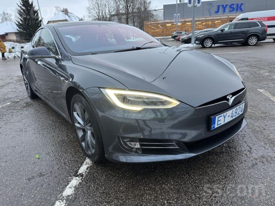 Grey Tesla Model S 2019 in Jurmala, with an engine capacity of 0.00 L and mileage of 170 thousand km for 29000 €, photo 7 on AUTOMOTO.COM.LV