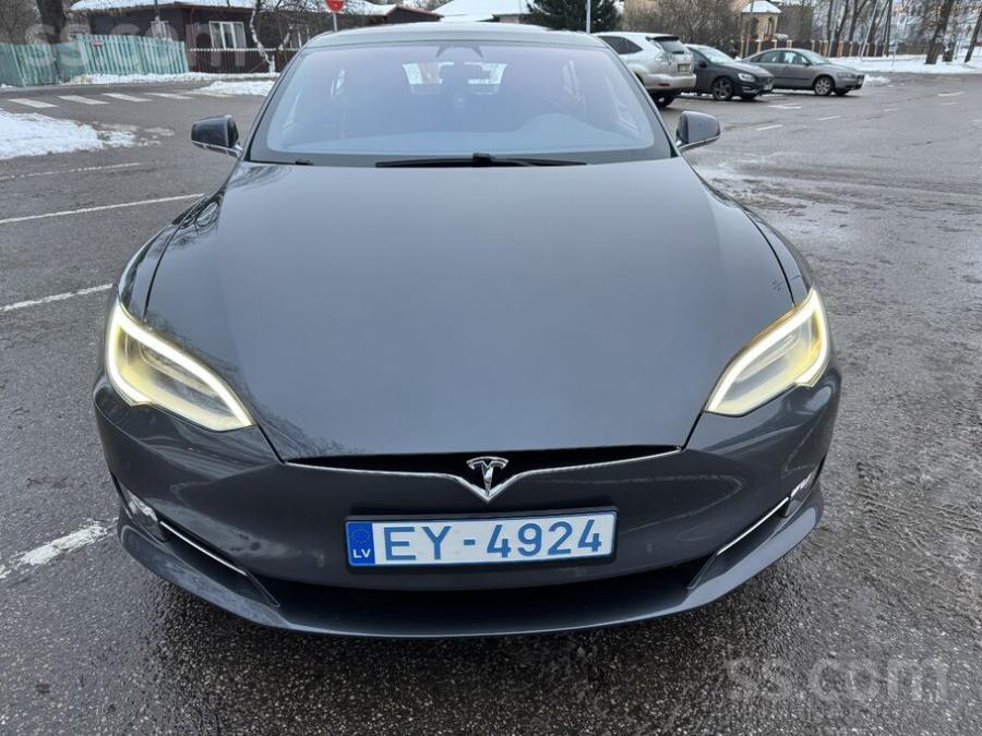 Grey Tesla Model S 2019 in Jurmala, with an engine capacity of 0.00 L and mileage of 170 thousand km for 29000 €, photo 8 on AUTOMOTO.COM.LV