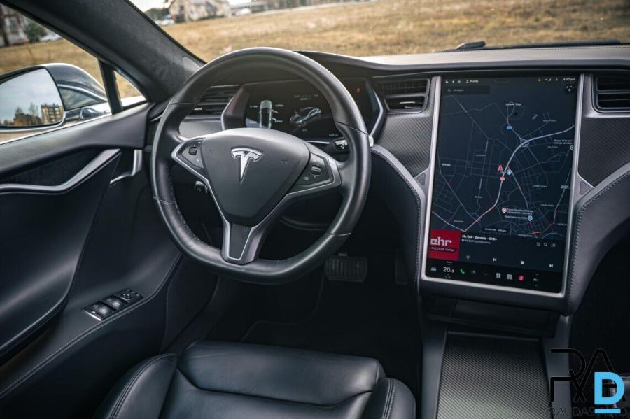 Grey Tesla Model S 2019 in Riga, with an engine capacity of 0.00 L and mileage of 172 thousand km for 25990 €, photo 6 on AUTOMOTO.COM.LV