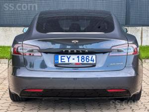 Grey Tesla Model S 2019 in Riga, with an engine capacity of 0.00 L and mileage of 129 thousand km for 34990 €, photo 11 on AUTOMOTO.COM.LV