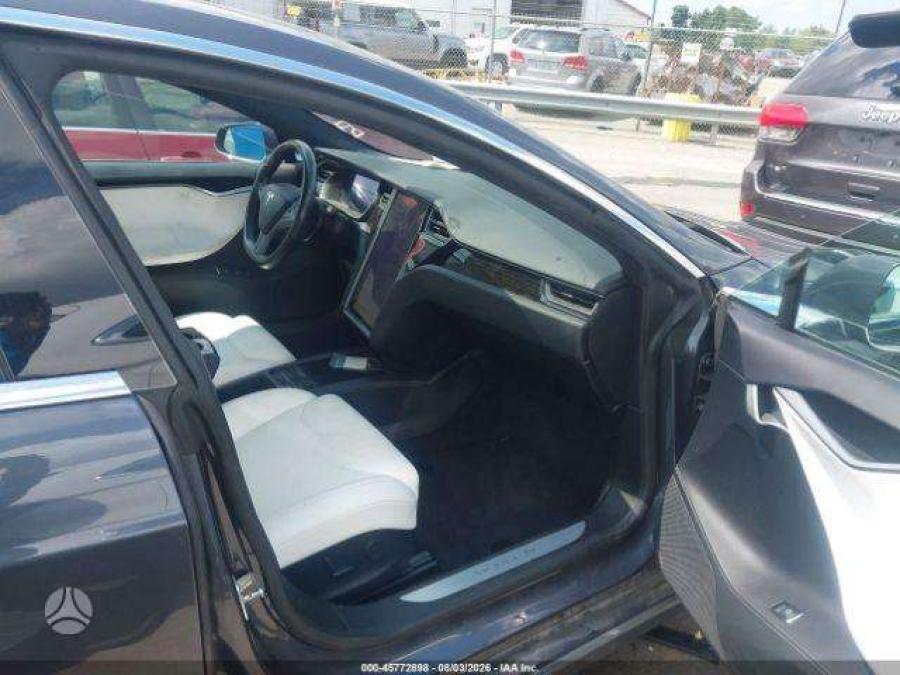 Pelēks Tesla Model S 2019 Klaipėda, ar dzinēja tilpumu 0.00 L un nobraukumu 99 tūkst. km par 10000 €, foto 9 vietnē AUTOMOTO.COM.LV