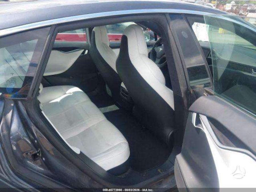 Pelēks Tesla Model S 2019 Klaipėda, ar dzinēja tilpumu 0.00 L un nobraukumu 99 tūkst. km par 10000 €, foto 10 vietnē AUTOMOTO.COM.LV