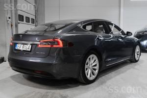 Grey Tesla Model S 2020 in Riga, with an engine capacity of 0.00 L and mileage of 157 thousand km for 33790 €, photo 5 on AUTOMOTO.COM.LV