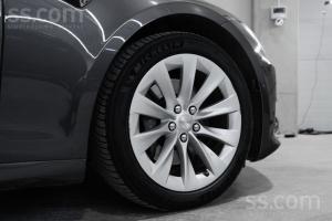 Grey Tesla Model S 2020 in Riga, with an engine capacity of 0.00 L and mileage of 157 thousand km for 33790 €, photo 6 on AUTOMOTO.COM.LV
