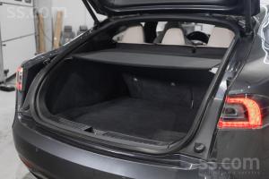Grey Tesla Model S 2020 in Riga, with an engine capacity of 0.00 L and mileage of 157 thousand km for 33790 €, photo 9 on AUTOMOTO.COM.LV
