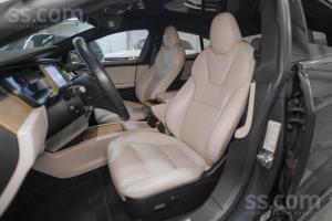 Grey Tesla Model S 2020 in Riga, with an engine capacity of 0.00 L and mileage of 157 thousand km for 33790 €, photo 12 on AUTOMOTO.COM.LV