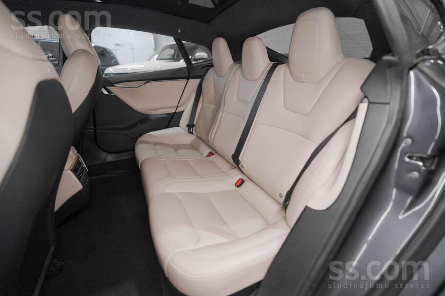 Grey Tesla Model S 2020 in Riga, with an engine capacity of 0.00 L and mileage of 157 thousand km for 33790 €, photo 14 on AUTOMOTO.COM.LV
