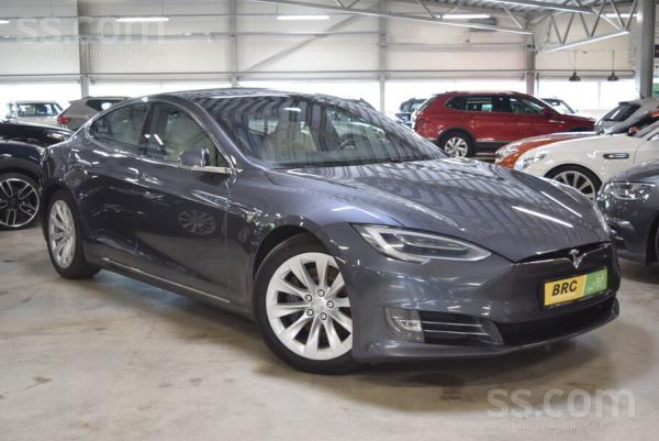 Pelēks Tesla Model S 2020 Rīga, ar dzinēja tilpumu 0.00 L un nobraukumu 102 tūkst. km par 26000 €, foto  vietnē AUTOMOTO.COM.LV
