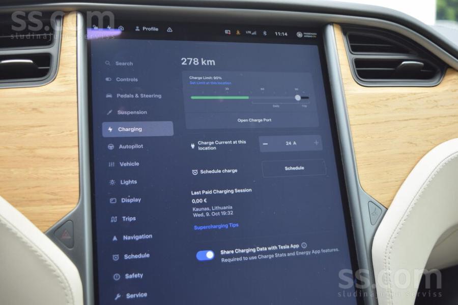 Grey Tesla Model S 2020 in Riga, with an engine capacity of 0.00 L and mileage of 102 thousand km for 26000 €, photo 14 on AUTOMOTO.COM.LV