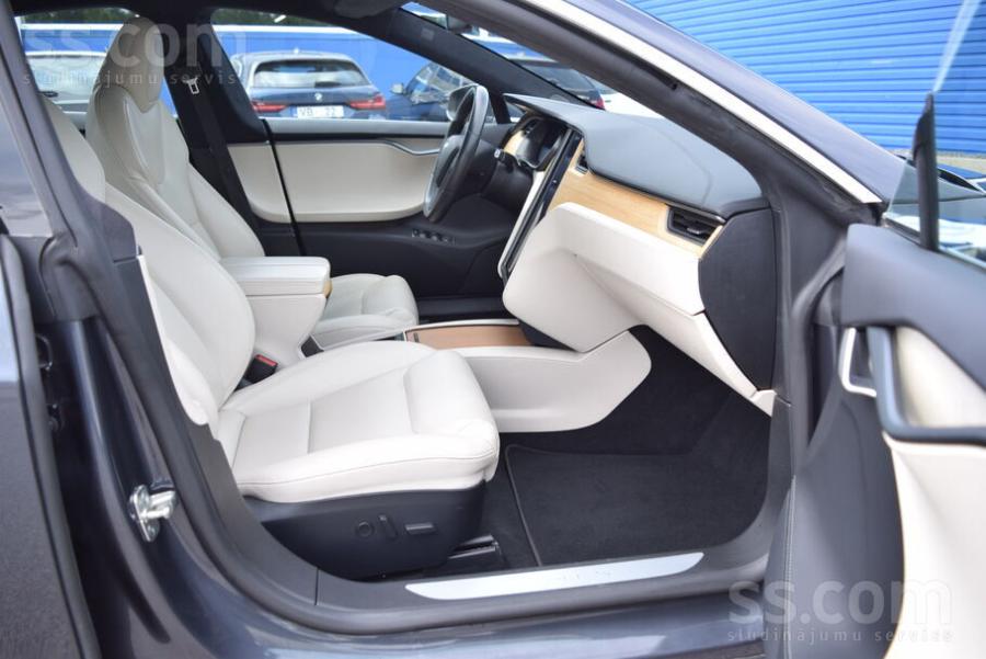 Grey Tesla Model S 2020 in Riga, with an engine capacity of 0.00 L and mileage of 102 thousand km for 26000 €, photo 21 on AUTOMOTO.COM.LV