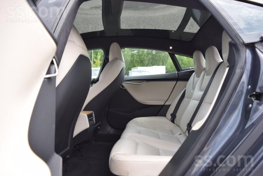 Grey Tesla Model S 2020 in Riga, with an engine capacity of 0.00 L and mileage of 102 thousand km for 26000 €, photo 22 on AUTOMOTO.COM.LV