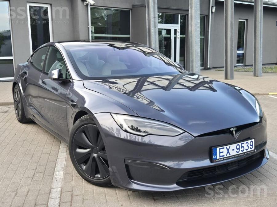 Grey Tesla Model S 2022 in Jurmala, with an engine capacity of 0.00 L and mileage of 32 thousand km for 55990 €, photo 6 on AUTOMOTO.COM.LV
